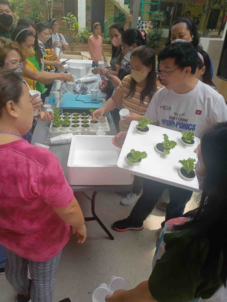 “Gulayan sa Paaralan” Valeriano E. Fugoso Memorial Elem School – Mega ...